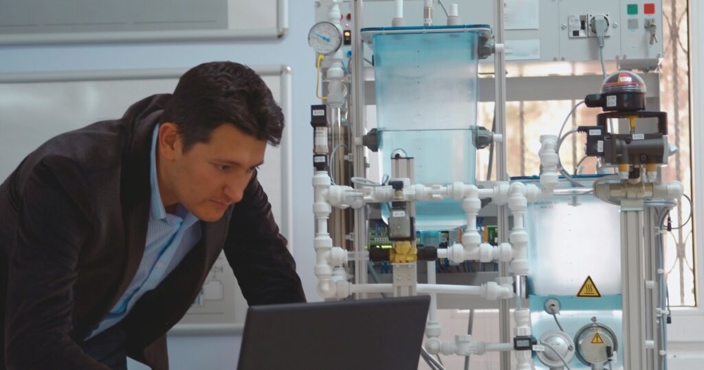 Industrial Automation: How It Works, Systems, Benefits, and Challenges ...